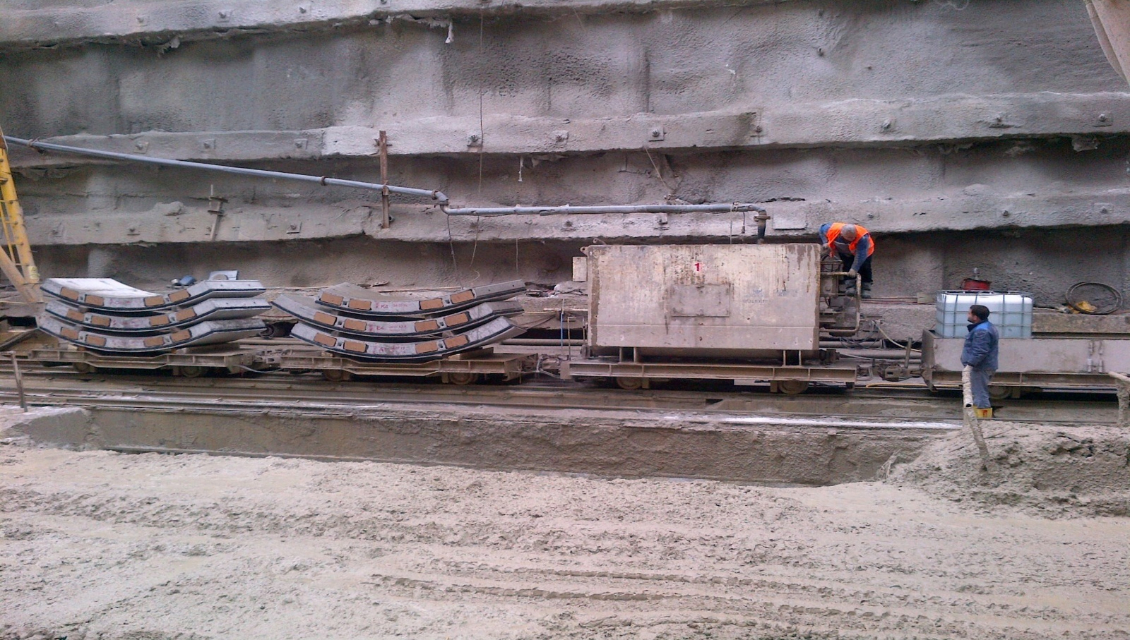 MUCK CAR - FrsTunnel